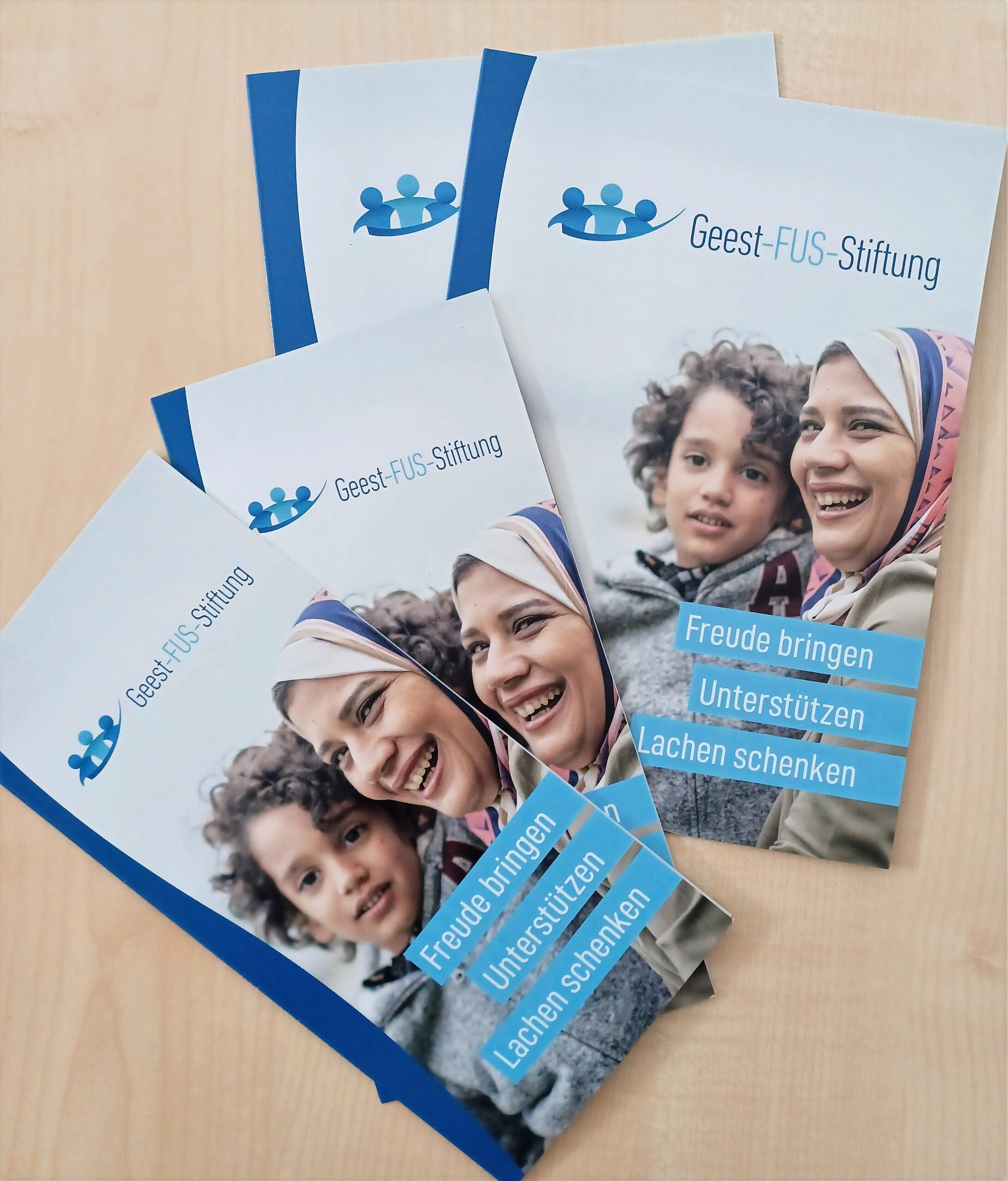 Ansprechend und modern: unsere neuen Flyer - Geest-FUS-Stiftung